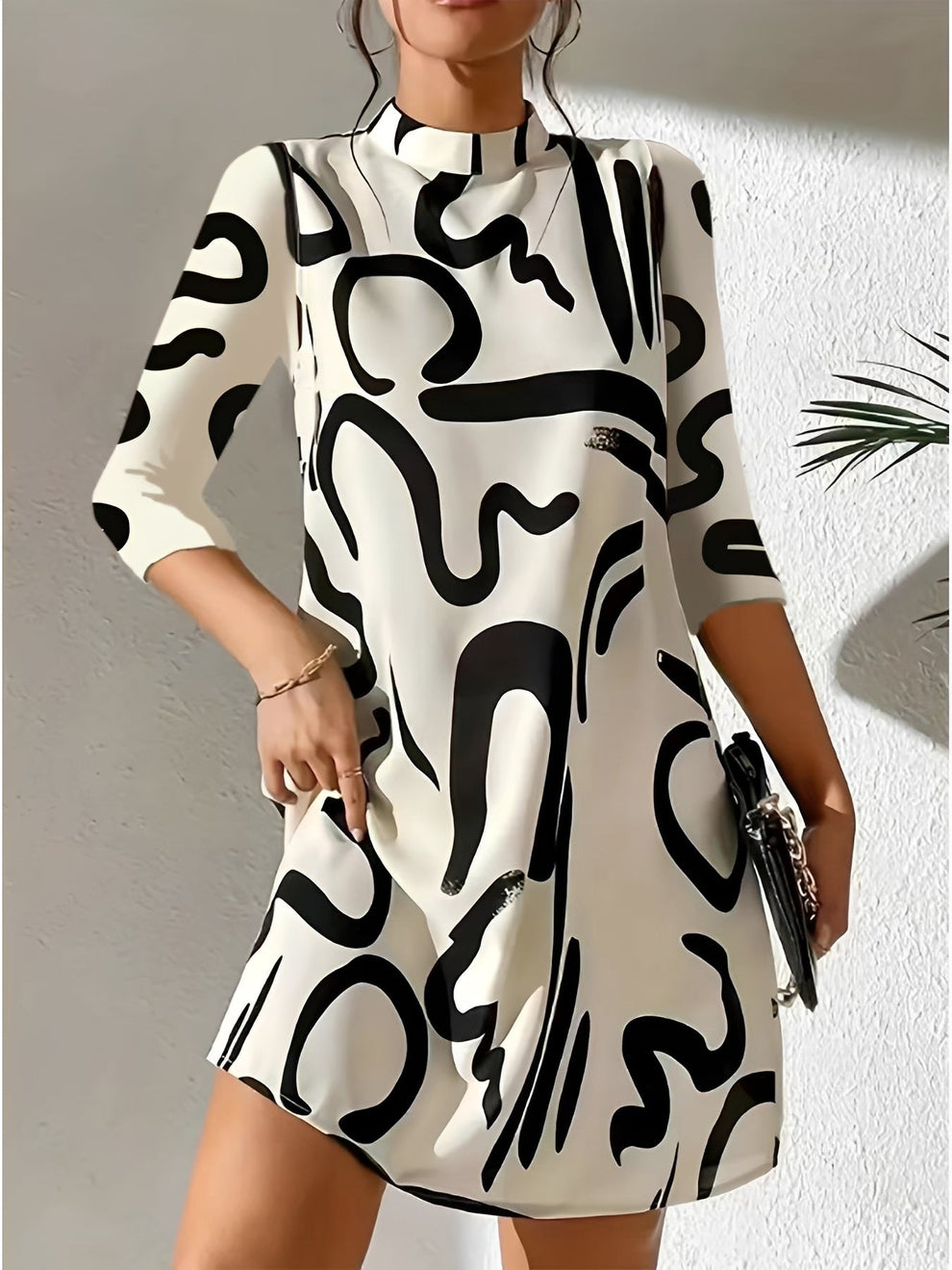 Casey - Robe mini stylée avec manches 3/4 pour femmes – Monaco-mode.fr